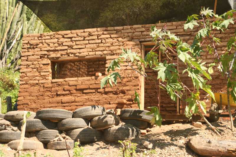 Casas de material reciclado, la bio-construcción - Biodisol